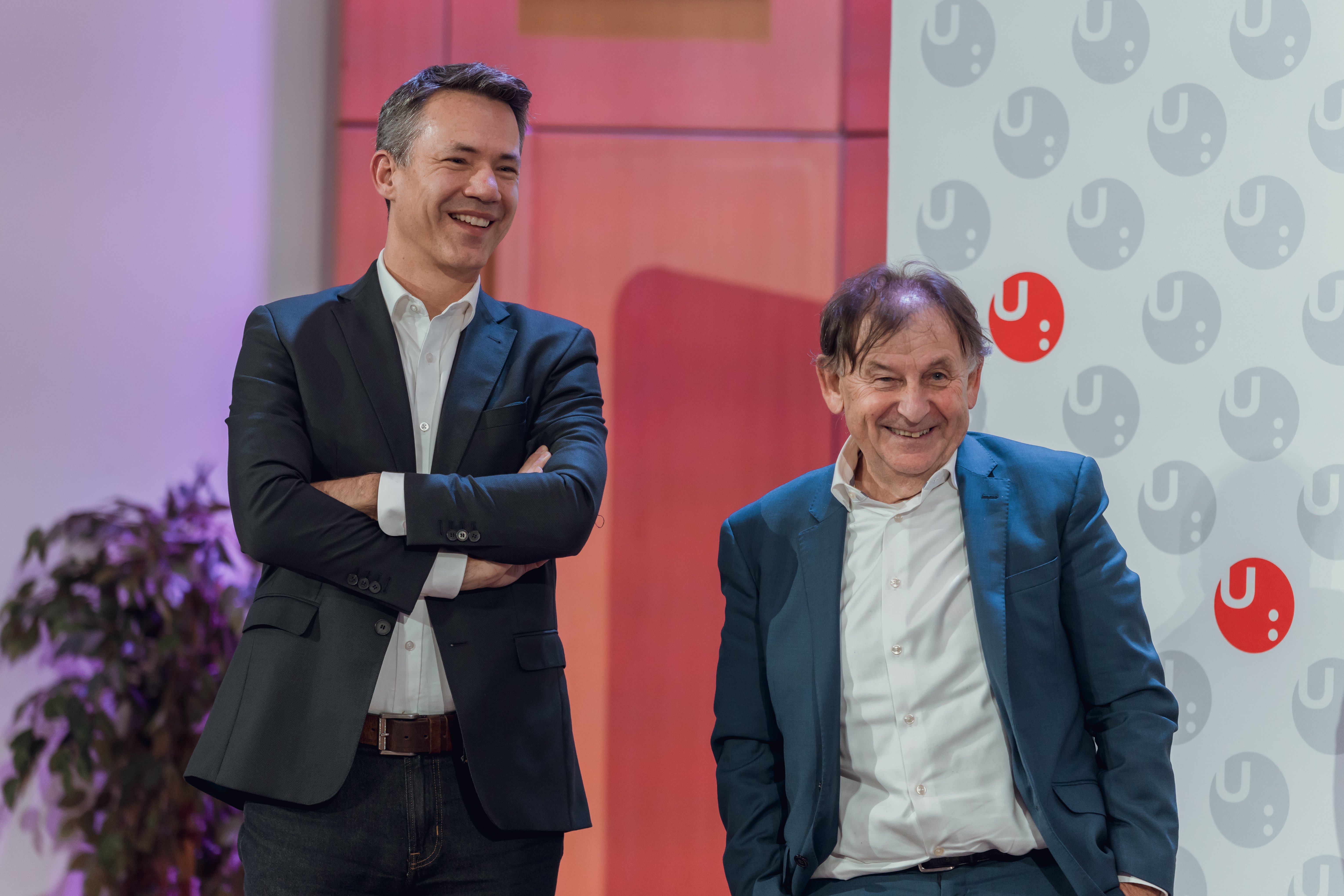Martin Řezníček a Michael Žantovský debatovali o Americe | Univerzita ...