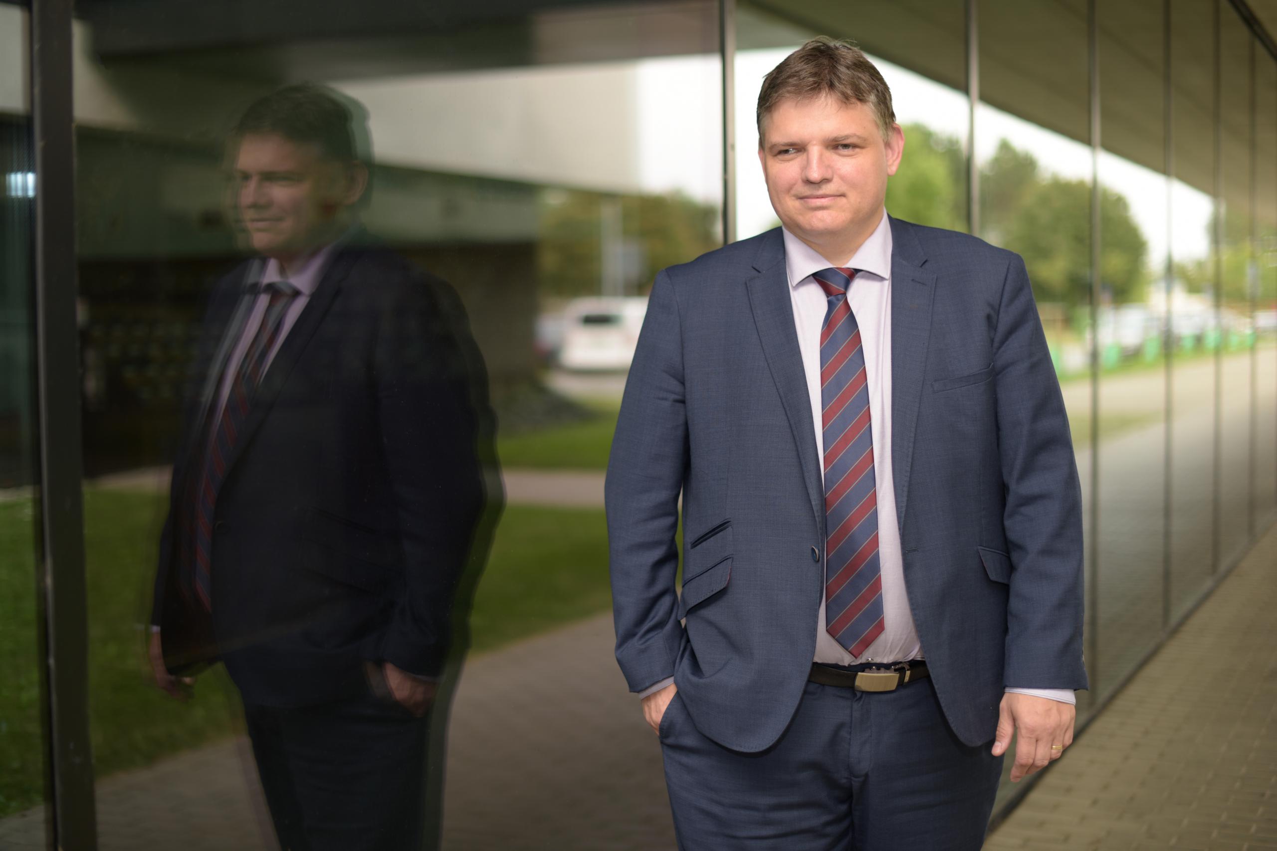 Rektor UPCE bude nadále ve vedení České konference rektorů | Univerzita ...